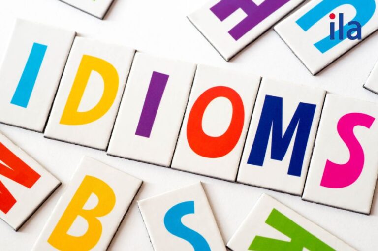 Repeat là gì? Nghĩa, cấu trúc và 50+ ví dụ chi tiết