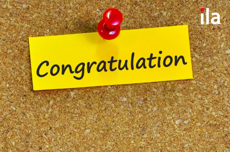 Cấu trúc congratulate đi với giới từ gì? Congratulated + gì?