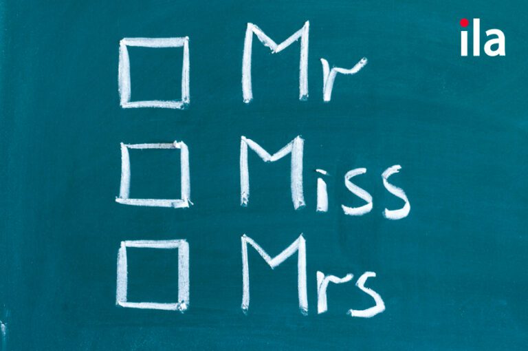 Mrs là gì? Cách phân biệt Miss và Mrs trong tiếng Anh