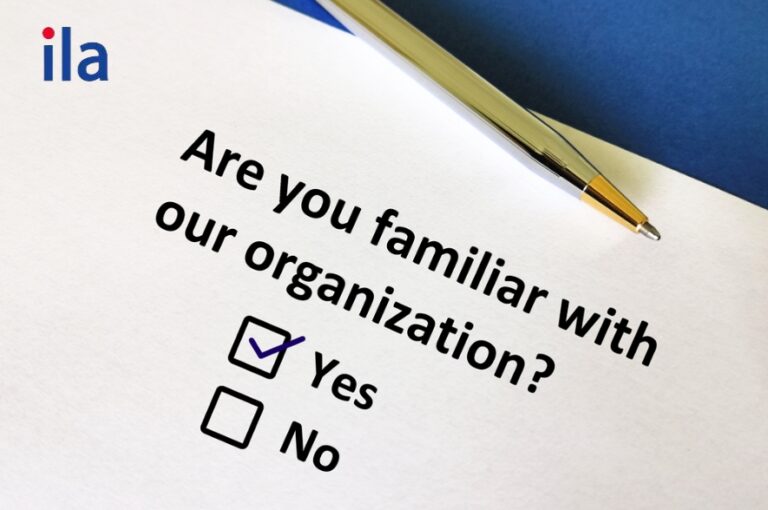 Familiar đi với giới từ gì? Phân biệt cách sử dụng từ "to" và "with ...