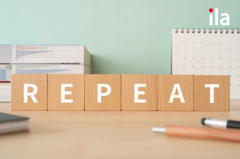 Repeat là gì? Nghĩa, cấu trúc và 50+ ví dụ chi tiết